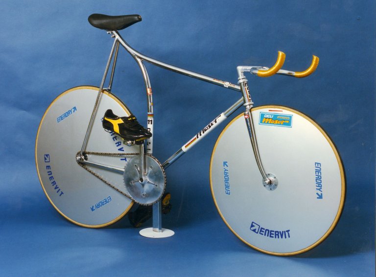 De gekste fiets die je ooit zag: Francesco Moser z'n ...