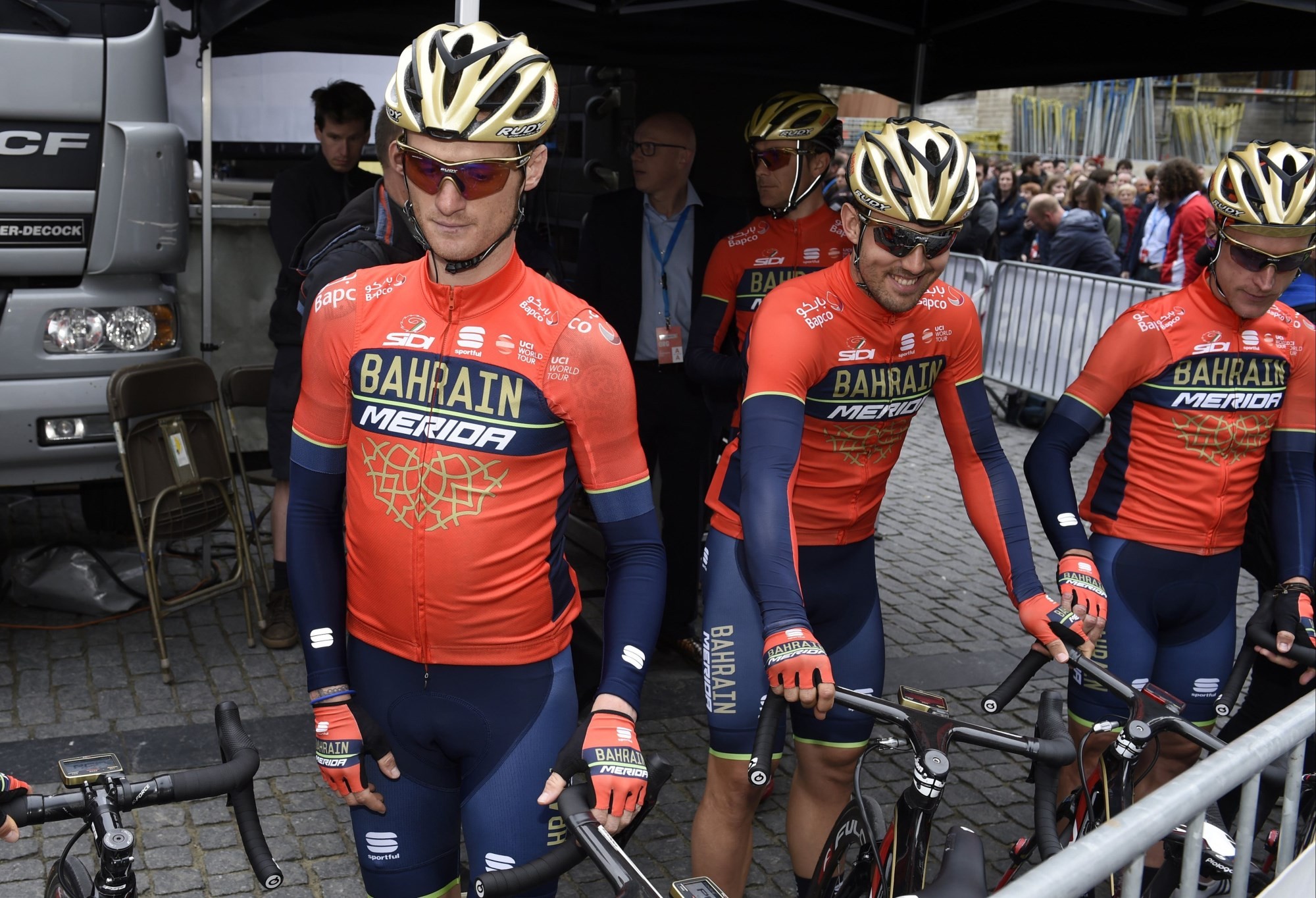 Bahrain Merida-ploegleider: 'We lijken op de kasseienformatie van Quick ...
