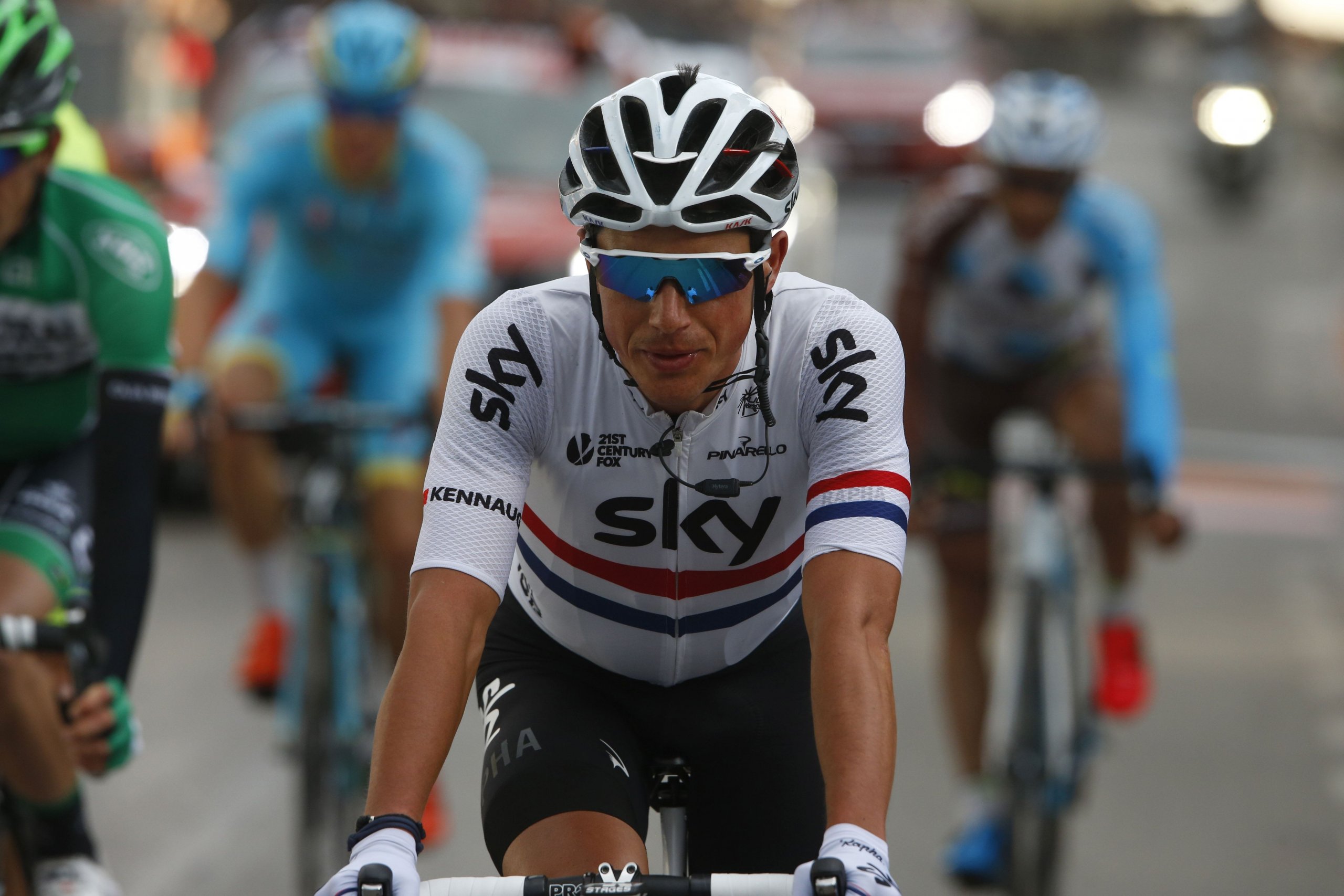 Peter Kennaugh wint op mythische Alpe d'Huez, Froome verliest tijd ...