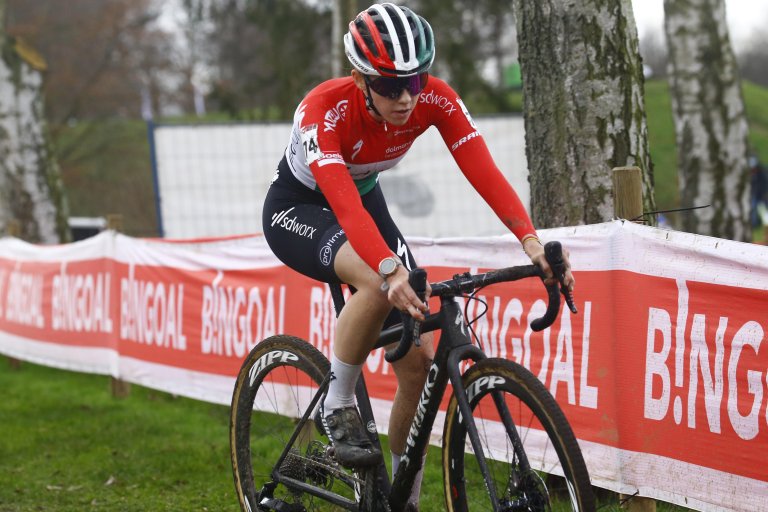 Blanka Kata Vas is weer terug in het veld, en wint meteen eerste cross ...