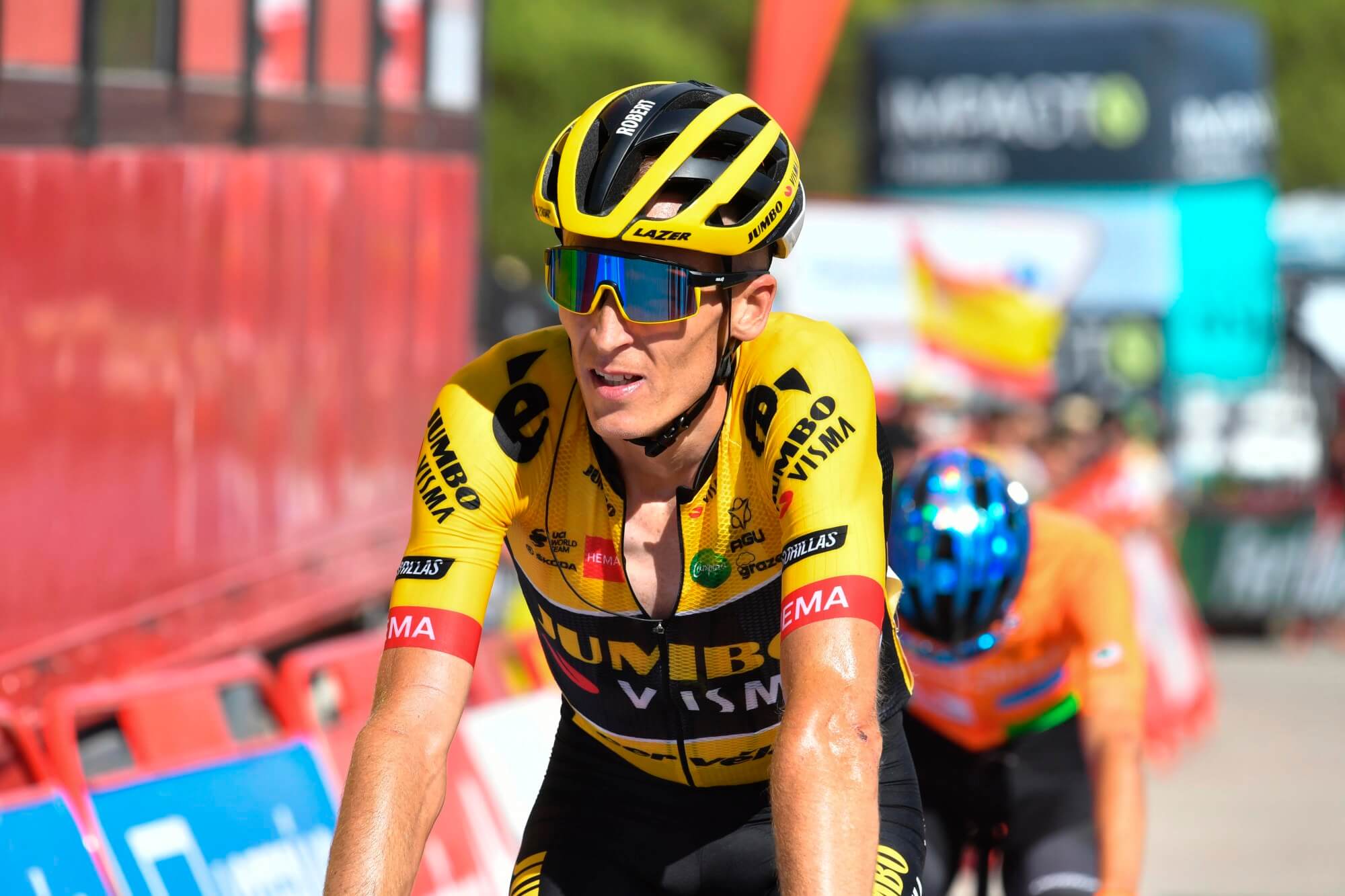 Gesink wordt op 300 meter van meet ingerekend, maar ploeg toont ...