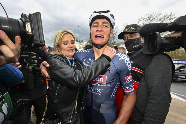 Roxanne Bertels, vriendin van Mathieu van der Poel: 'Zijn loopbaan is ...