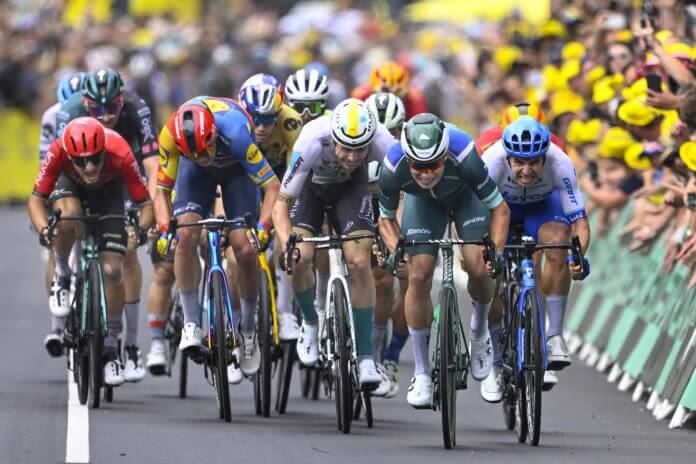 Groenewegen na tweede plaats: 'Ik ben hier goed ziek van, maar Philipsen is gewoon sneller ...