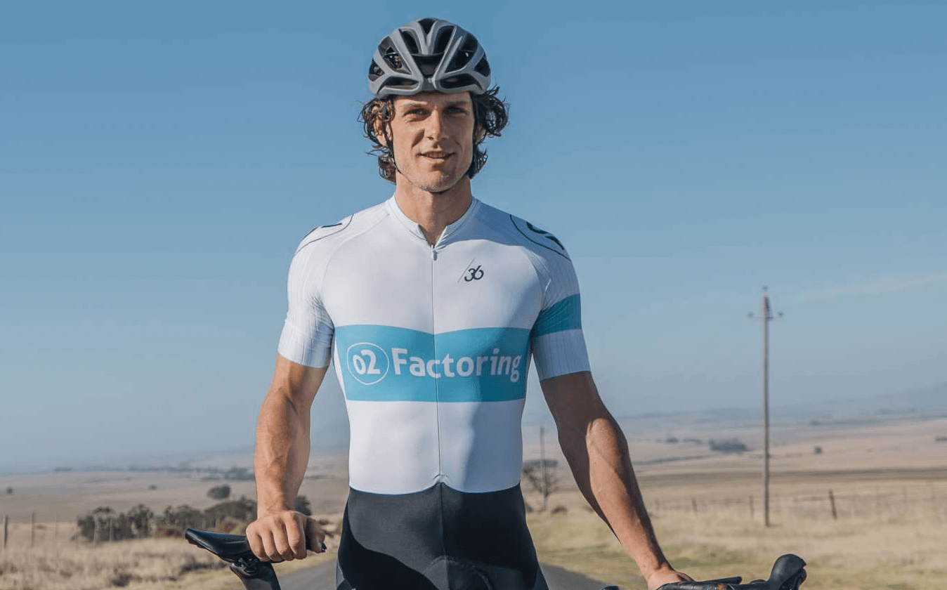 Floris gaat 24 uur achter elkaar 38,5 gemiddeld fietsen en wil daarmee ...
