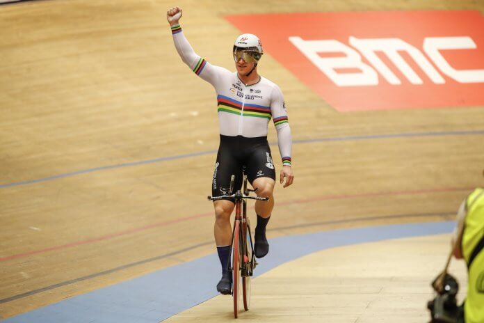 Jeffrey Hoogland breekt wereldrecord op de kilometer tijdrit: 'Weet ...