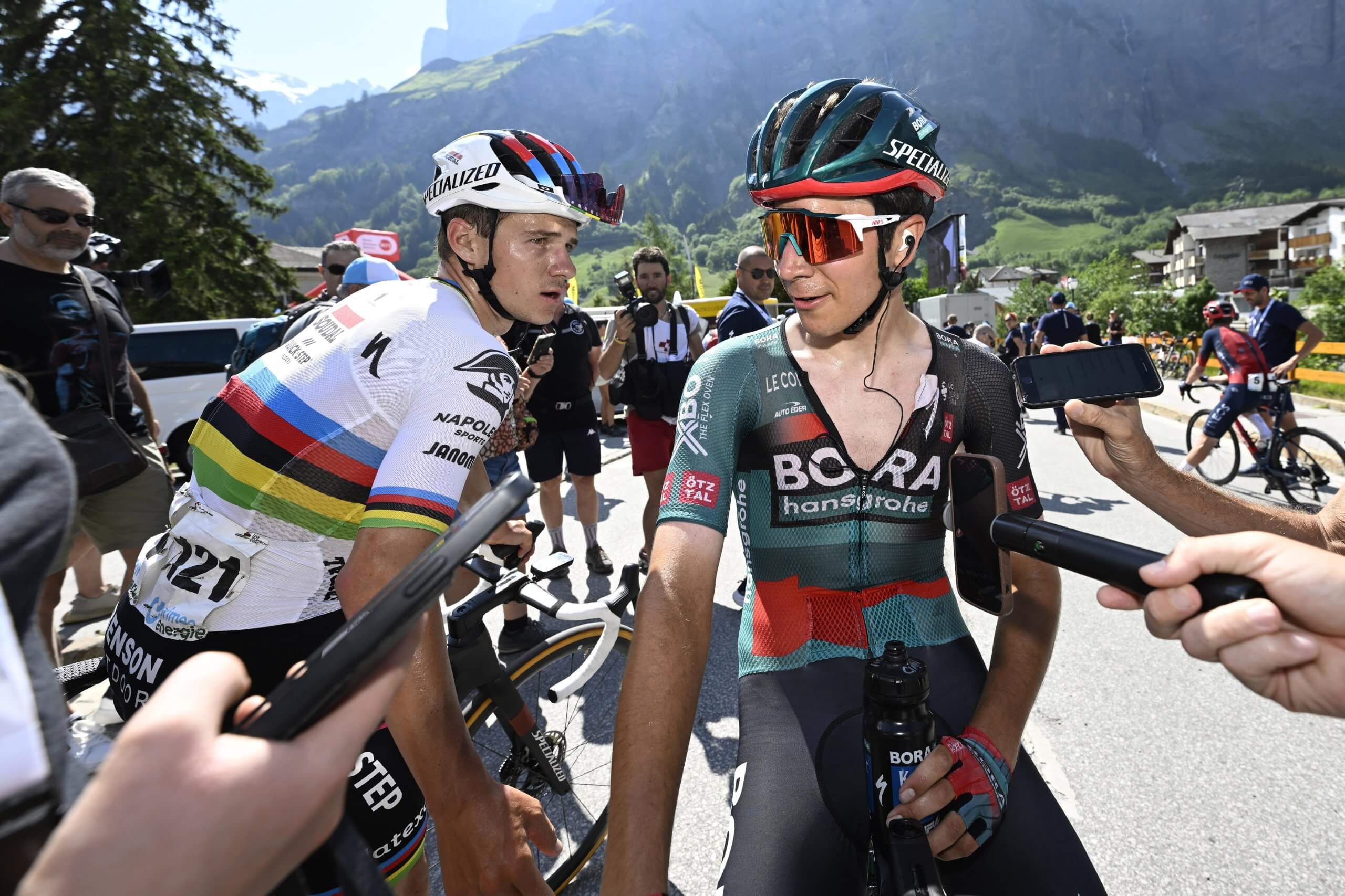 Cian Uijtdebroeks mikt in 2024 op top 5 in Giro: 'Ik kreeg al tips van Remco Evenepoel' | Wieler ...