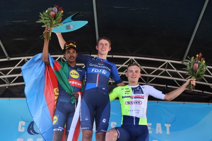 Laurence Pithie ontpopt zich als nieuw toptalent en wint Cadel Evans ...